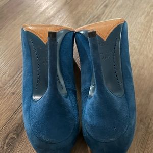 Yves Saint Laurent | Shoes | Ysl Yves Saint Laurent Blue Suede Pump ...